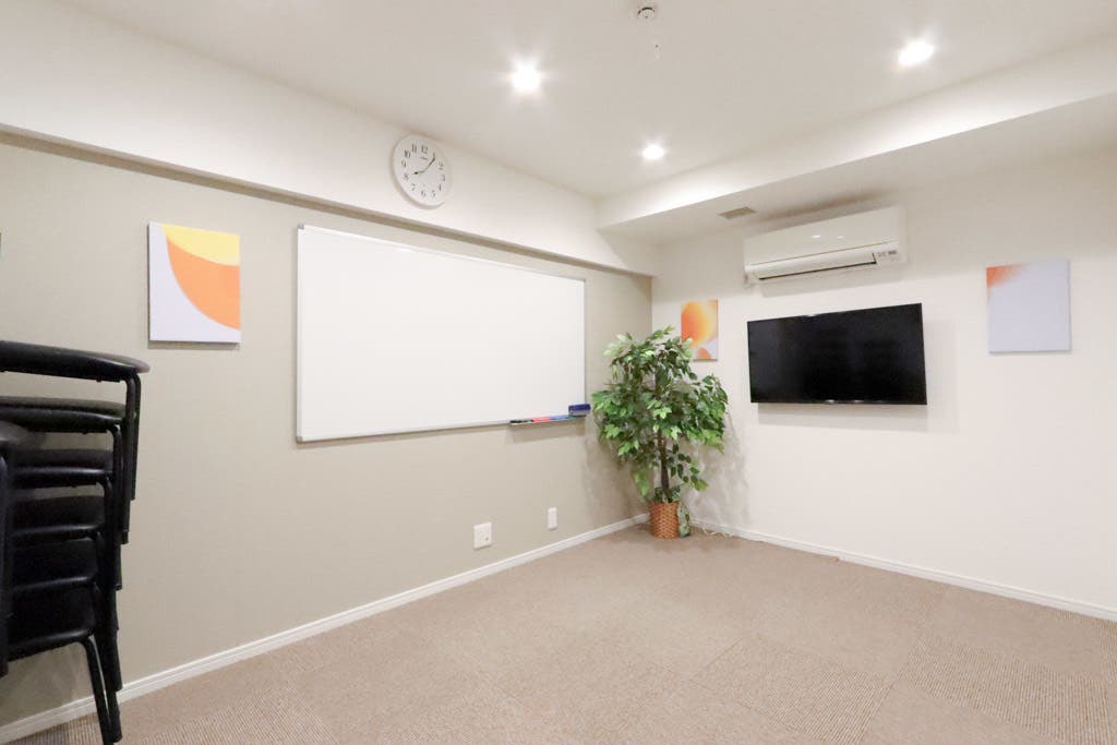 【品川駅　徒歩3分！完全個室！14名使用可！】大型モニター・WiFi無料！土足OK！ふれあい貸し会議室 品川No85の写真12
