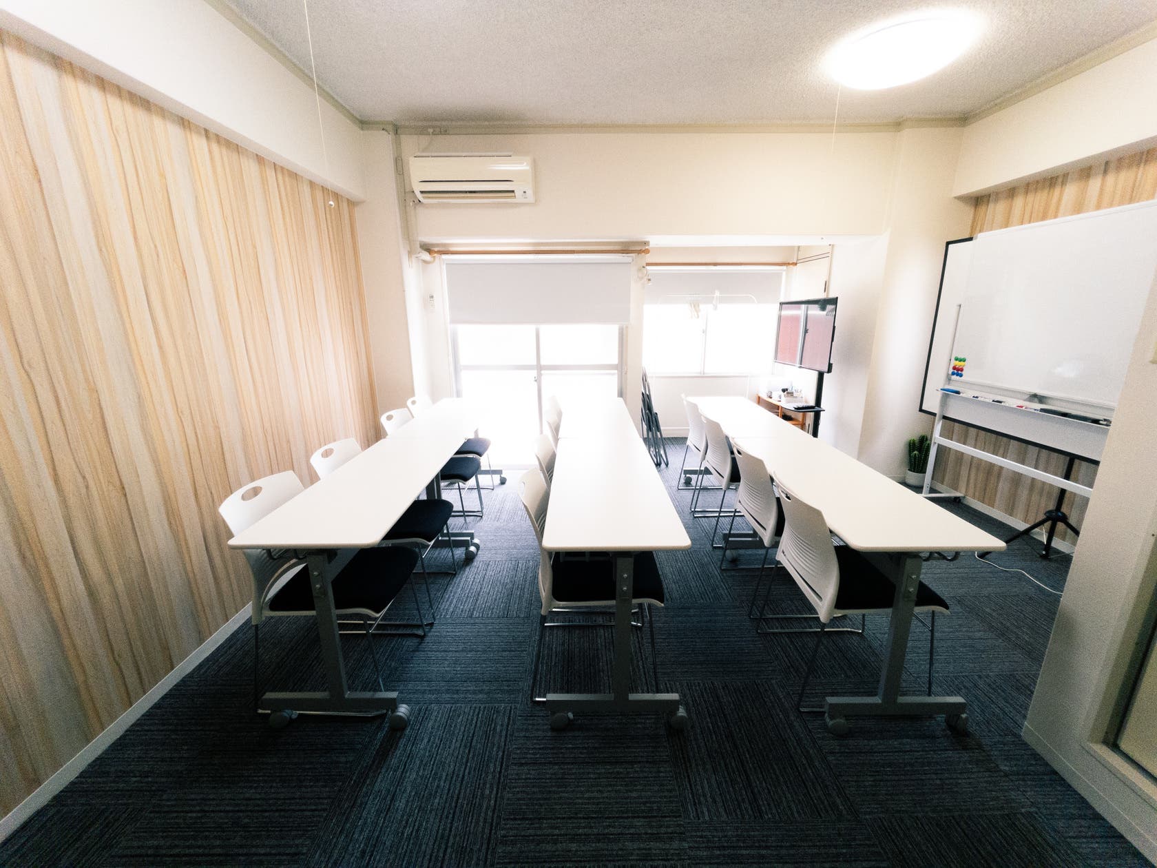 全身鏡◆新式エアコン◆中型冷蔵庫◆高速光◆ゴミ捨無料◆ドリンク豊富◆土足OKの写真1