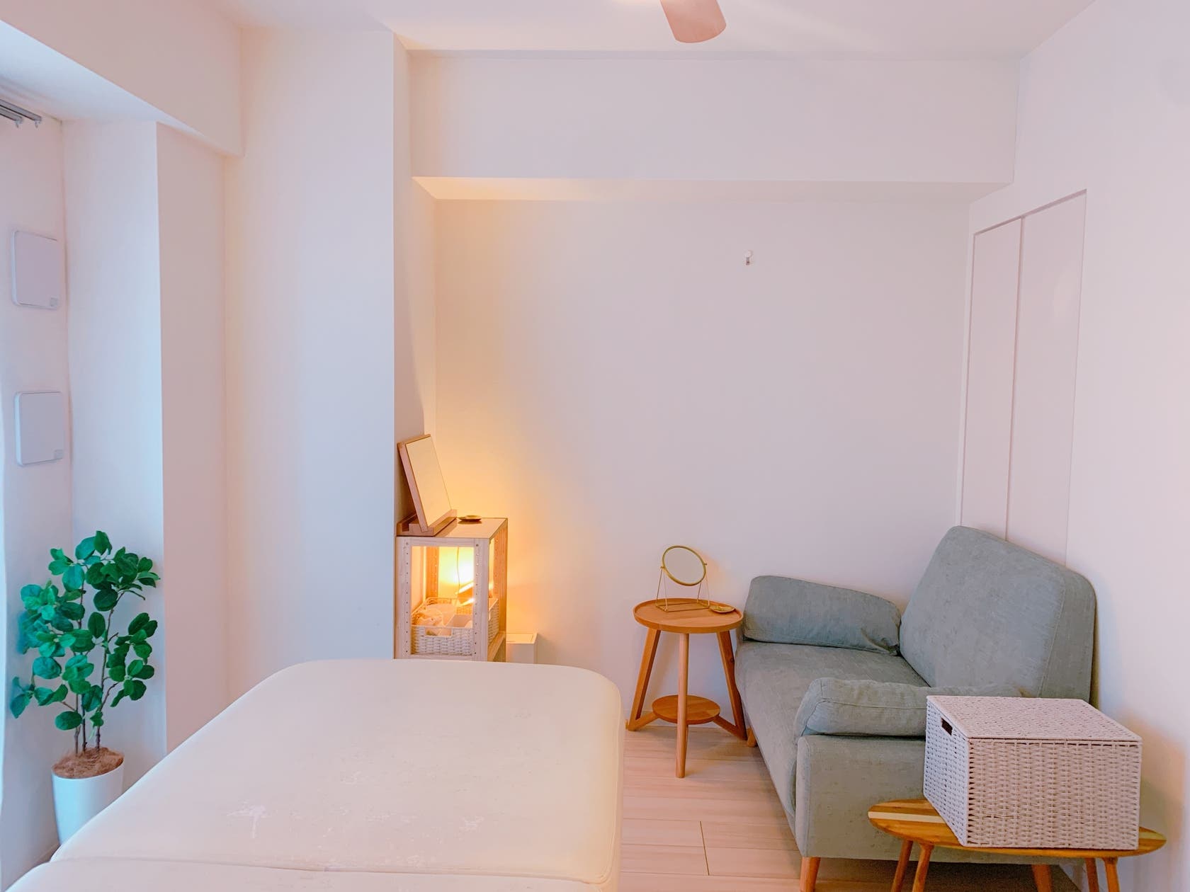 room B【渋谷松濤】予約10分前入室可✨閑静なエリア、窓からの景色も抜けた開放的な完全個室のプライベートサロンの写真2