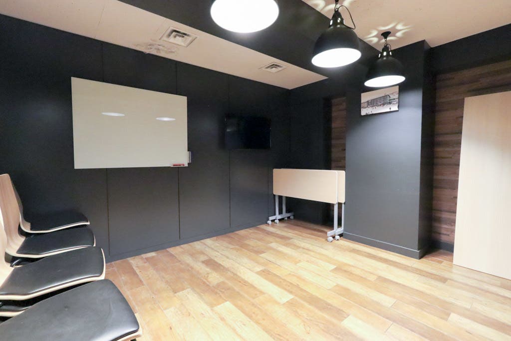 【渋谷駅1分！ヒカリエ隣！16名】大型ディスプレイ・ホワイトボード・WiFi無料！お洒落な空間！ふれあい貸し会議室 渋谷No91の写真14