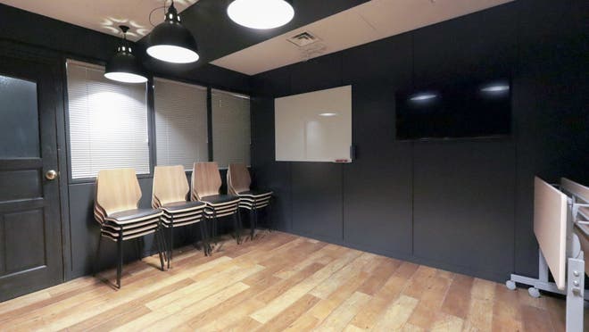 【渋谷駅1分!ヒカリエ隣!16名】大型ディスプレイ・ホワイトボード・WiFi無料!お洒落な空間!ふれあい貸し会議室 渋谷No91の写真16