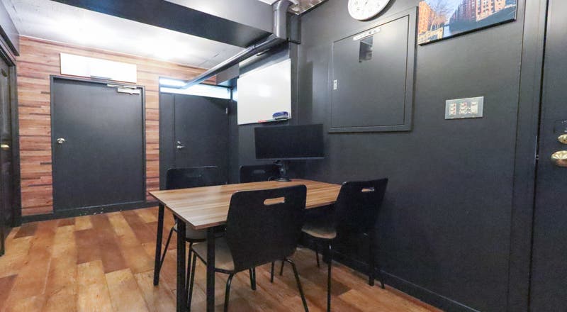 【渋谷駅1分！ヒカリエ隣！4名用】ディスプレイ・ホワイトボード・WiFi無料！ふれあい貸し会議室 オープンスペース渋谷No93