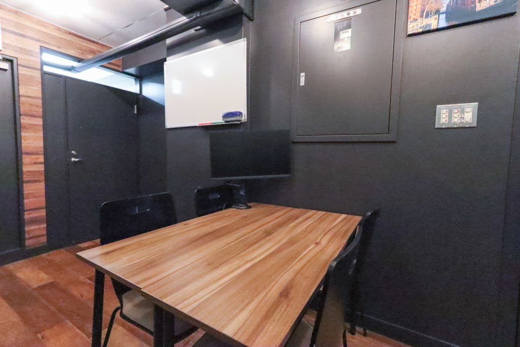 【渋谷駅1分！ヒカリエ隣！4名用】ディスプレイ・ホワイトボード・WiFi無料！ふれあい貸し会議室 オープンスペース渋谷No93の写真2