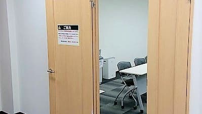 NLC新大阪ビル地下1階【全て無料】マイク、プロジェクター・スクリーン・ホワイトボード・Wi-Fiの写真6