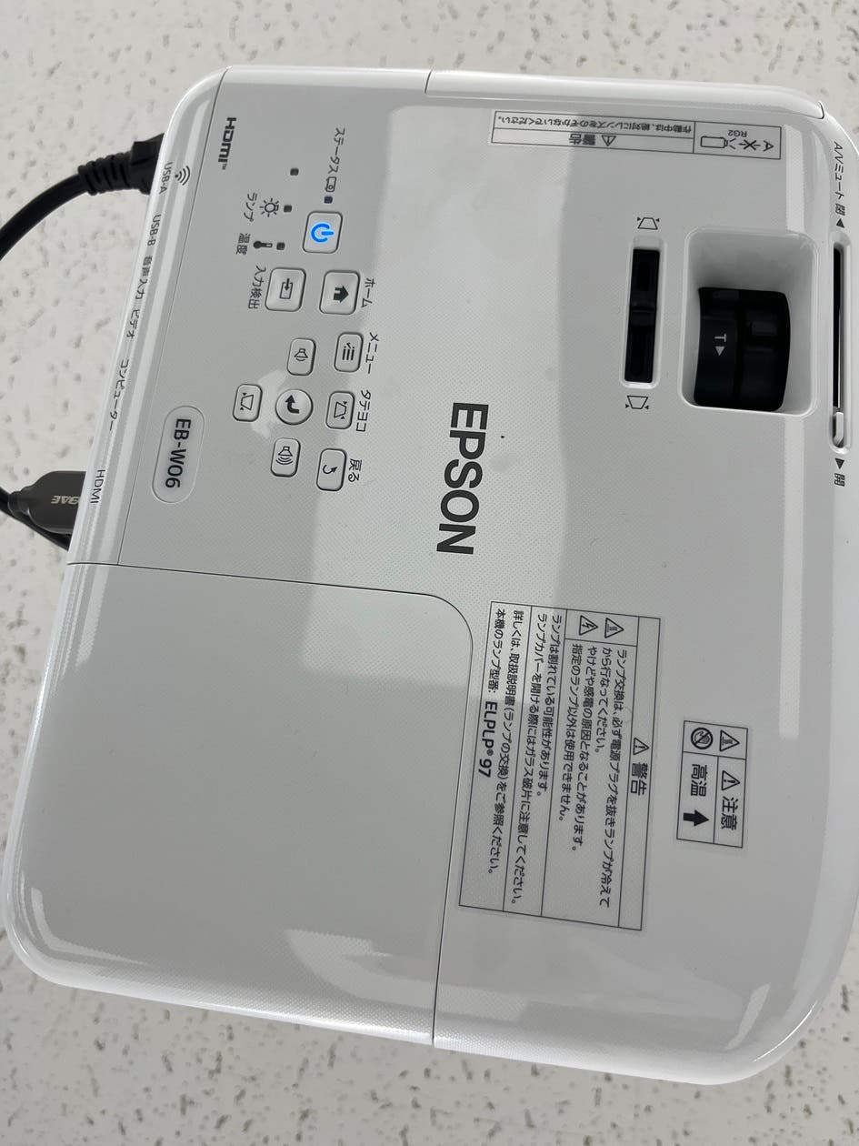 NLC新御堂ビル603号室【全て無料】プロジェクター・スクリーン・ホワイトボード(2台)・講演台・Wi-Fiの写真5