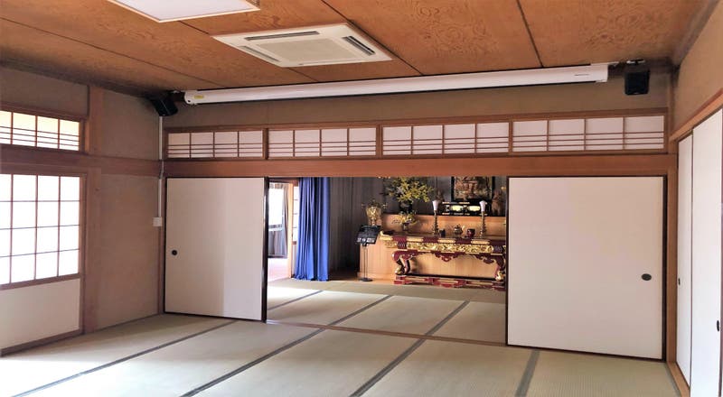 【最大20名】テーマパークのような歴史あるお寺スペース「釈迦殿（釈迦座像間＋中の間）」！ヨガ、瞑想、マインドフルネスにおすすめ！
