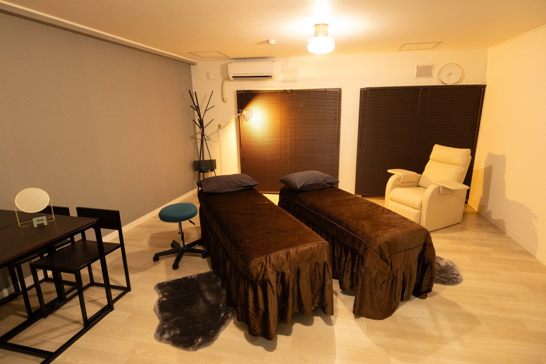 【あくびのすき間】⭐️レンタルサロン⭐️完全個室⭐️備品充実⭐️感染予防対策済🚶‍♀️東梅田駅徒歩５分の写真1