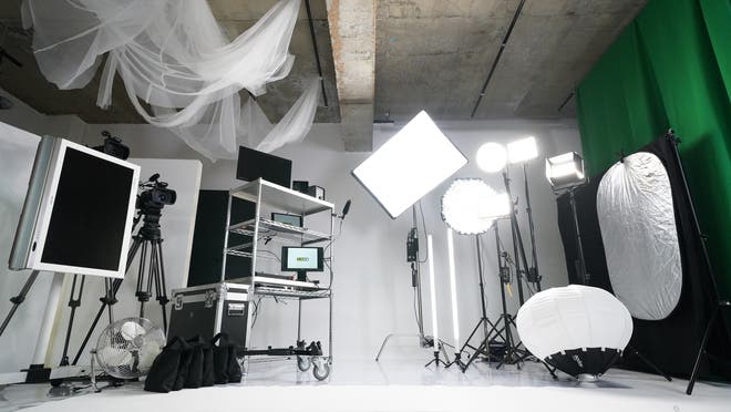 『白ホリ×自然光』が人気の撮影スタジオ 御予約受付中!!の写真5