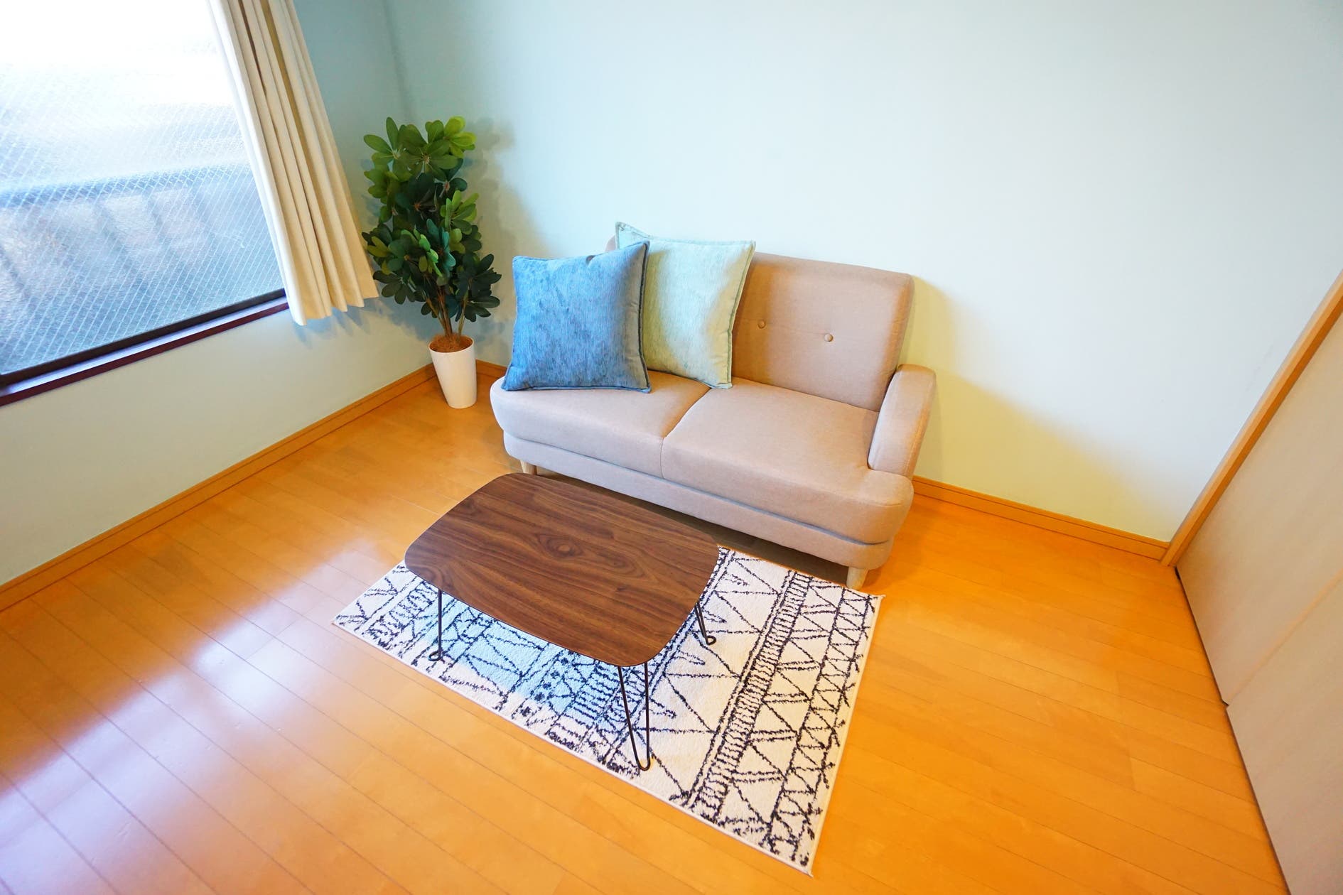 ⭐️光回線導入！⭐️＜日吉ミニマルオフィス102＞完全個室✨モニター/テレワーク/Web会議,面接/自習/作業場所の写真3