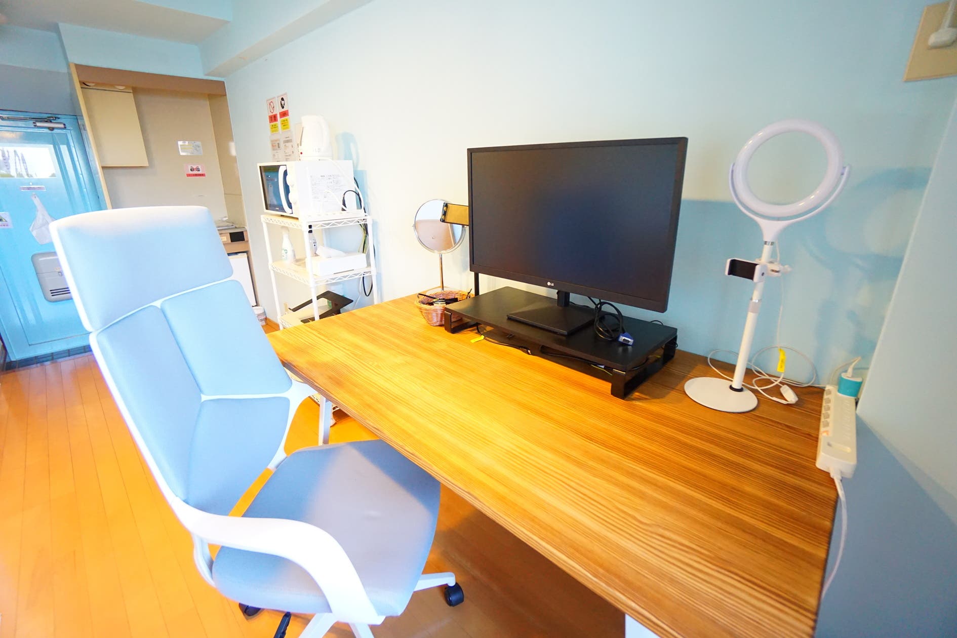 ⭐️光回線導入！⭐️＜日吉ミニマルオフィス102＞完全個室✨モニター/テレワーク/Web会議,面接/自習/作業場所の写真4