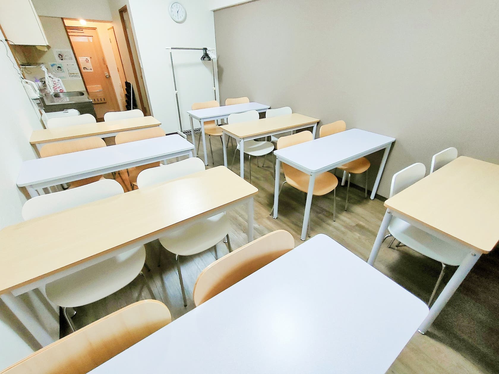 〈JOY博多1〉【博多駅5分/16名利用可】設備無料/高速光Wi-Fi/ホワイトボード/プロジェクタースクリーンの写真5