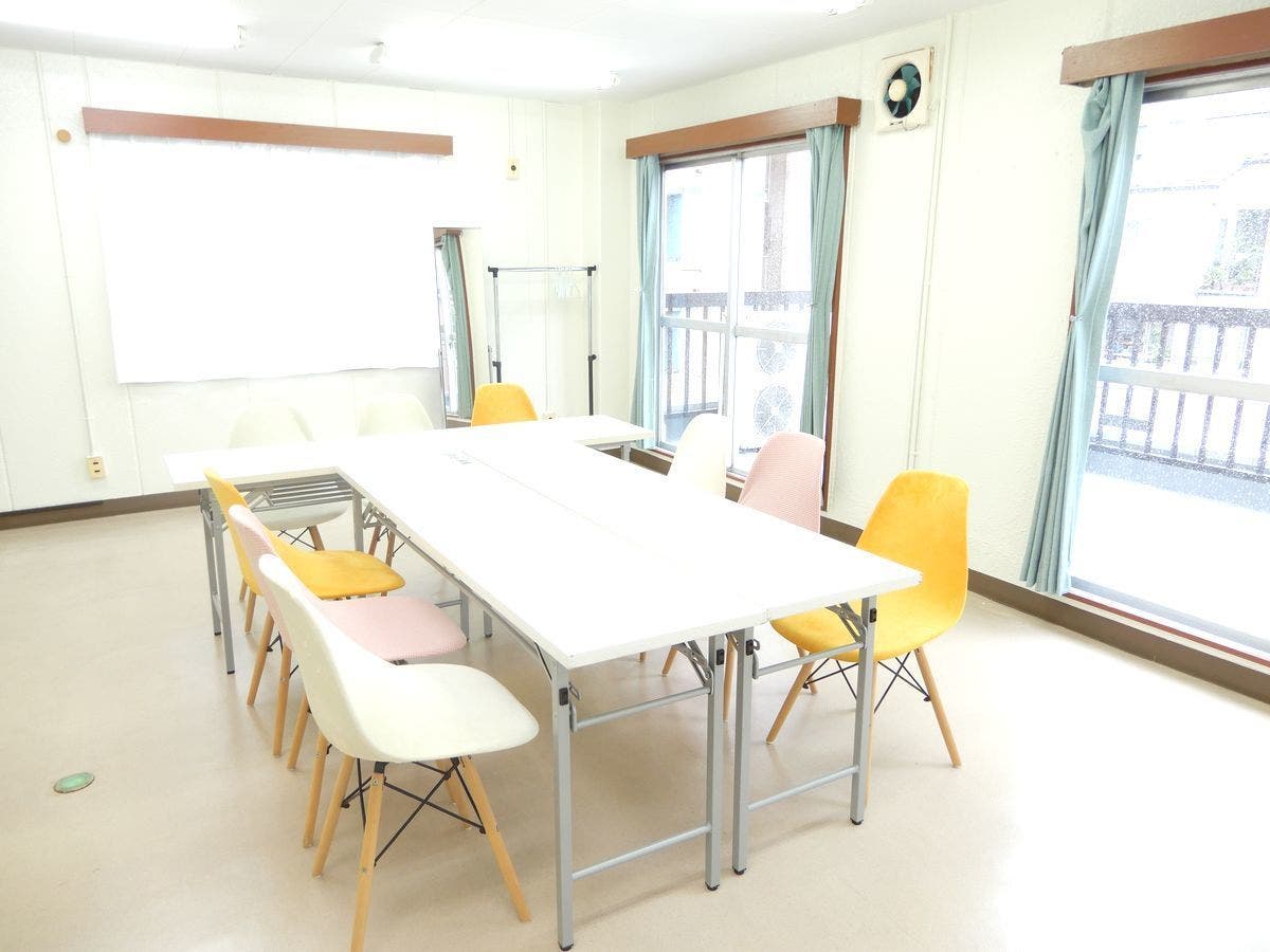  ＜フルーツ会議室　宇都宮駅前＞【室内動画あり】ビジネス・学生応援特価 ⭐️ 明るく広い(25㎡)お部屋 ⭐️ 土足可・飲食可の写真5