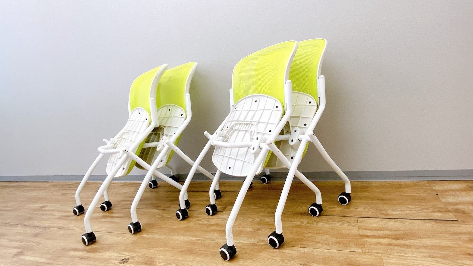 予備椅子の画像1