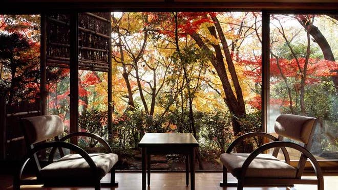 撮影限定 明治時代の雰囲気をそのまま残した和庭園が見える純和風客室の写真5