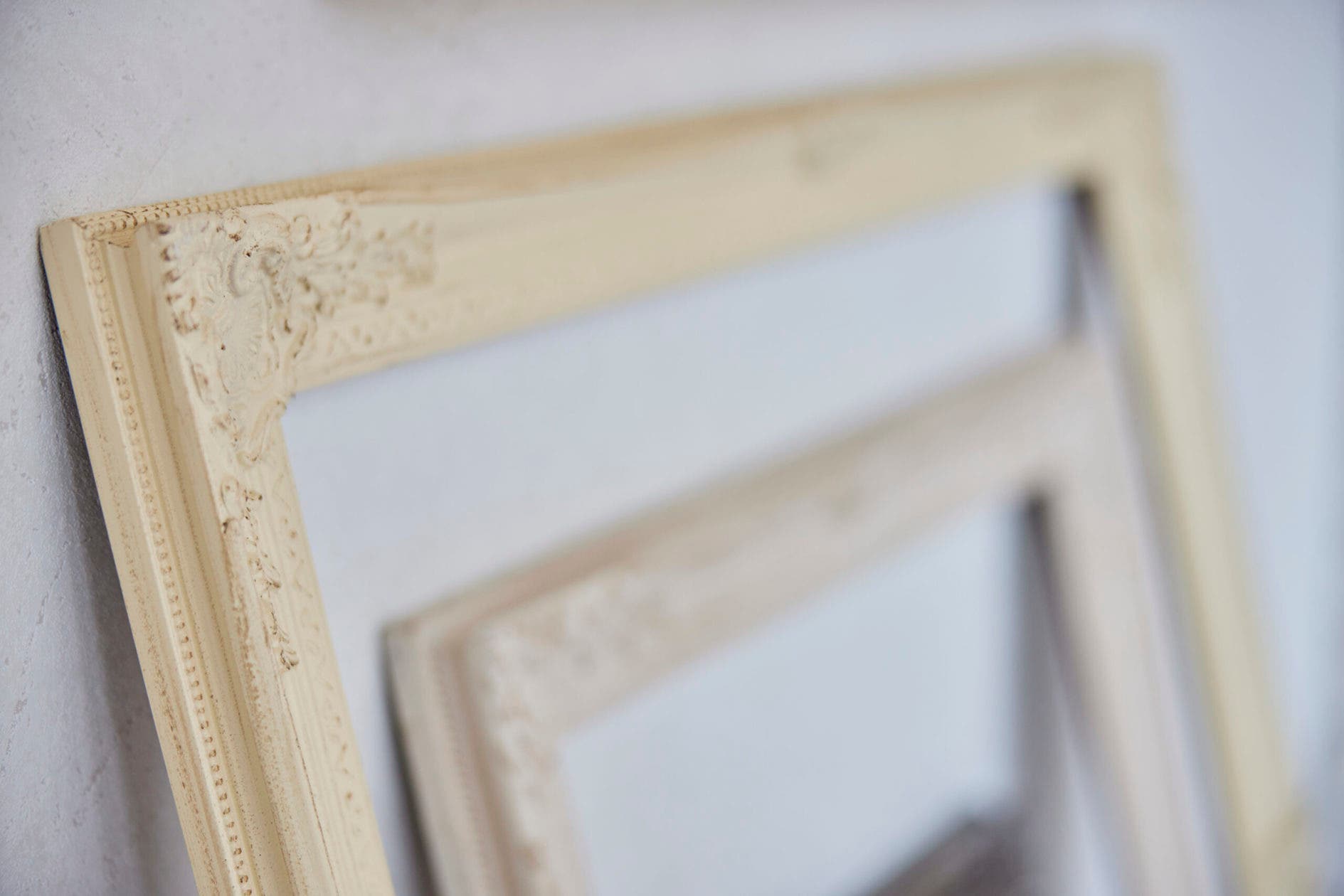 【メレンゲクッキー】アーチ壁とアンティークドア、猫足バスタブがある、おとなカワイイ撮影スタジオの写真14