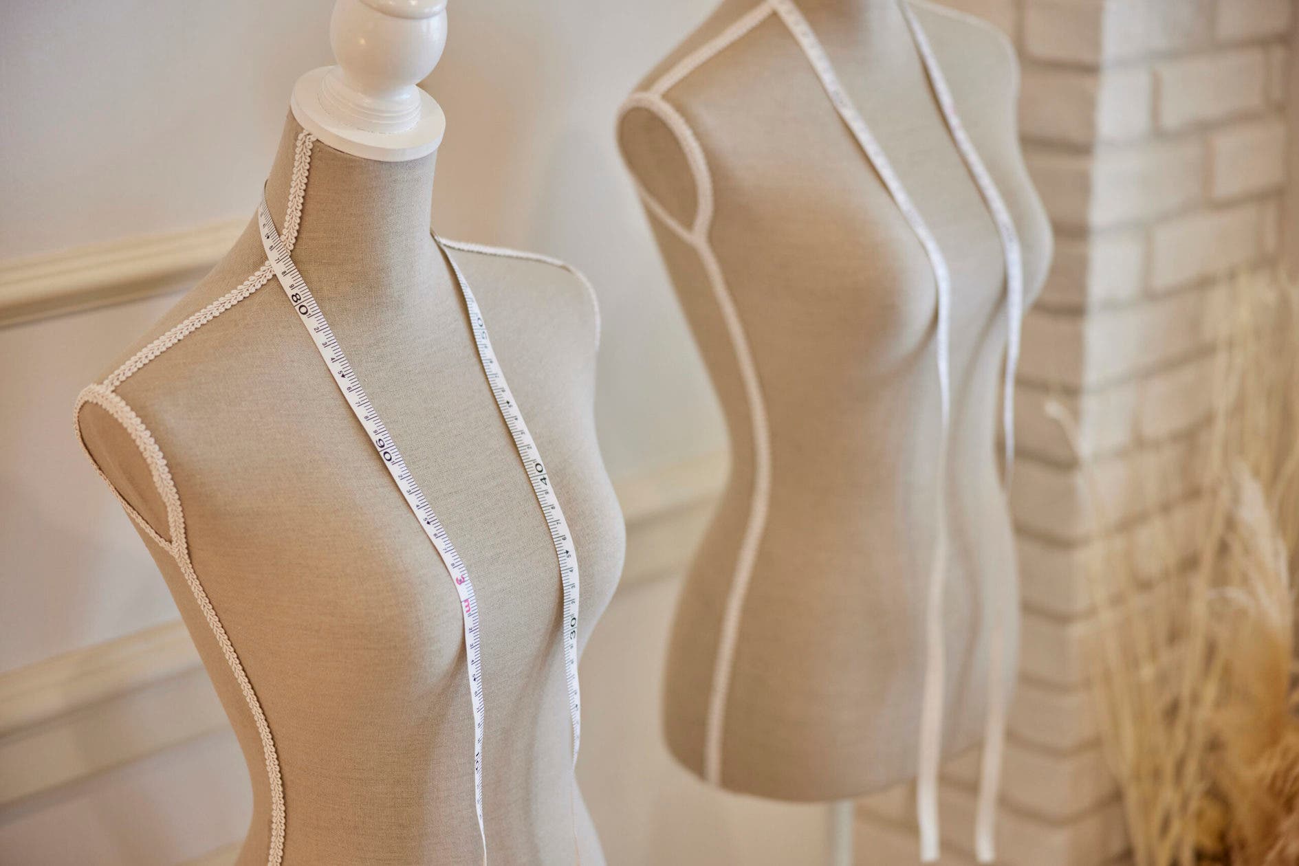 【メレンゲクッキー】アーチ壁とアンティークドア、猫足バスタブがある、おとなカワイイ撮影スタジオの写真12