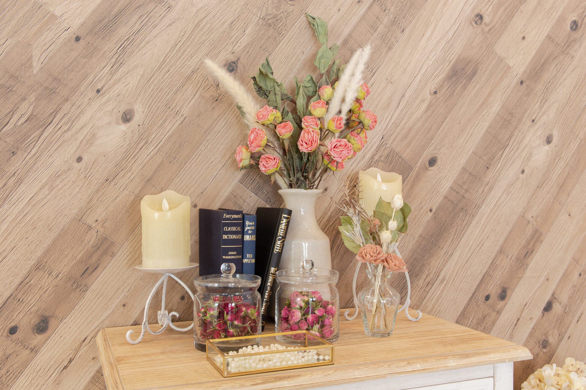 【メレンゲクッキー】アーチ壁とアンティークドア、猫足バスタブがある、おとなカワイイ撮影スタジオの写真17