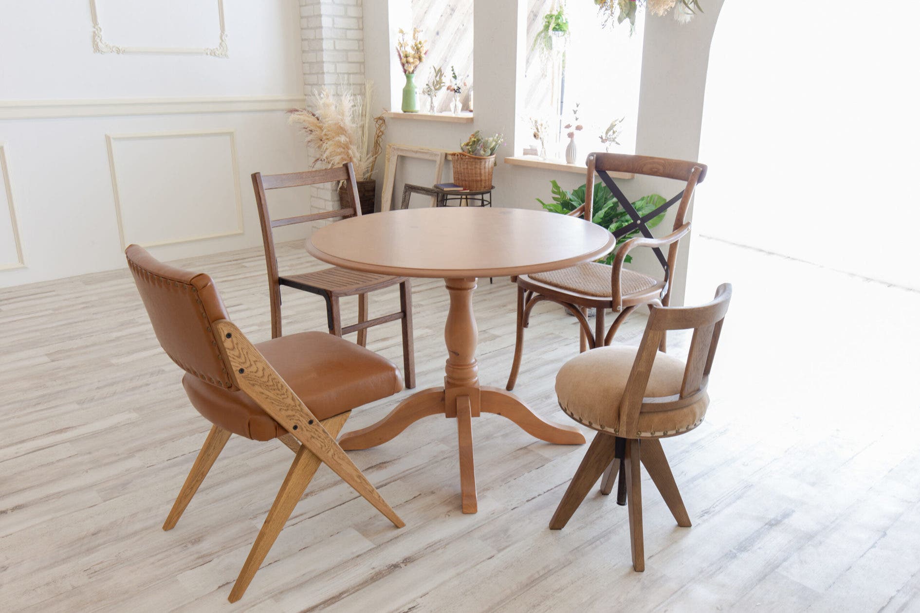 【メレンゲクッキー】アーチ壁とアンティークドア、猫足バスタブがある、おとなカワイイ撮影スタジオの写真11