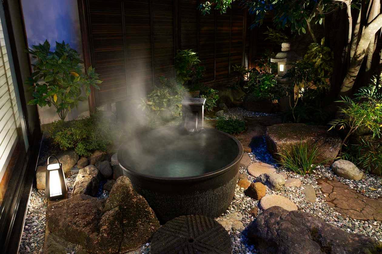 撮影限定　明治時代の雰囲気をそのまま残した和庭園が見える露天風呂付客室の写真7