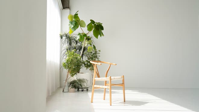 【堺筋本町】自然光溢れるレンタル撮影スタジオ、白モルタル壁、白コンクリート床・モルタル黒壁コンクリート黒床の黒ホリゾントの写真5