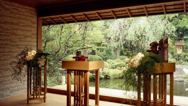 撮影限定 和庭園が見える伝統とモダンが調和する式場で本格撮影の写真4