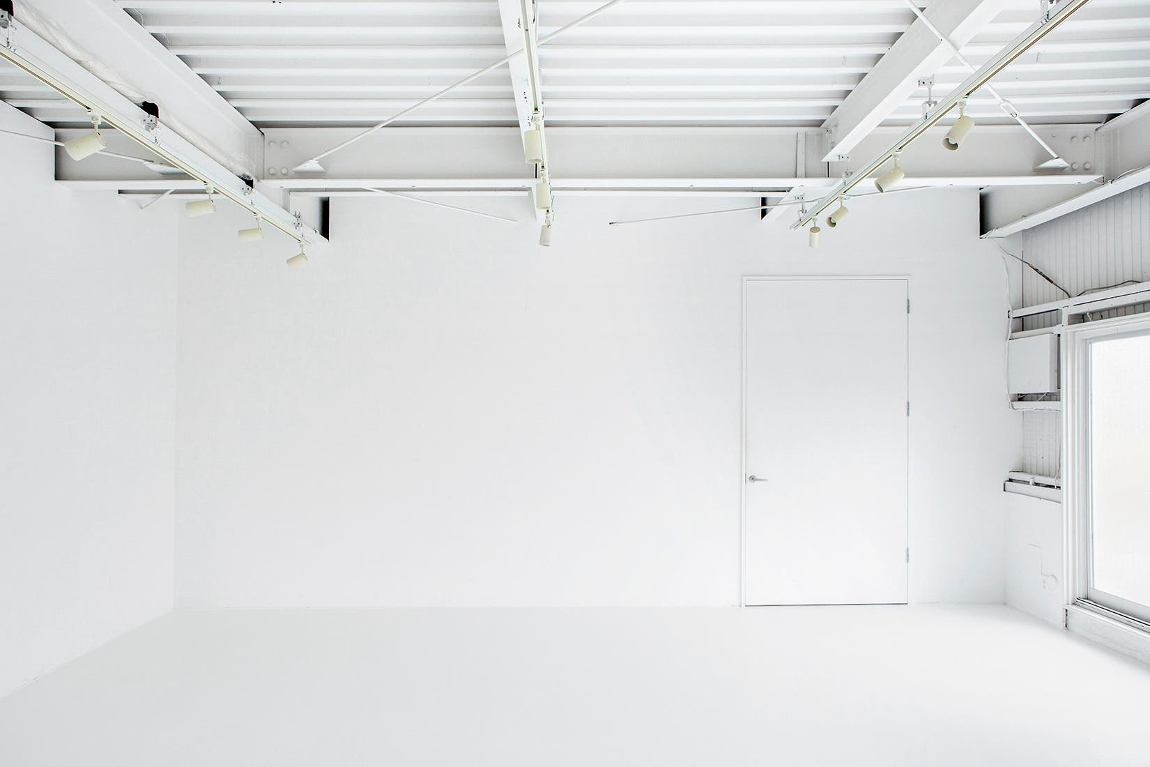 【白金高輪駅　徒歩8分】シロホリ撮影📷ロケ収録・YouTube・商用撮影🎥人物、モデル撮影◎物撮り・商品撮影🌟屋上利用可✨の写真7