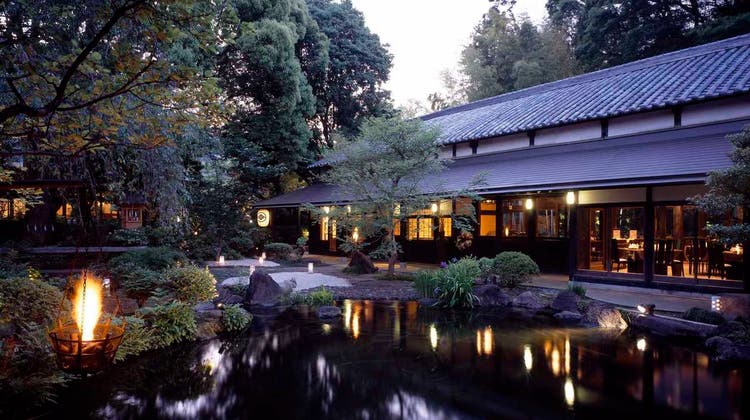 撮影限定 約300年もの歴史と趣ある和モダンな祝宴会場 源氏館の写真1