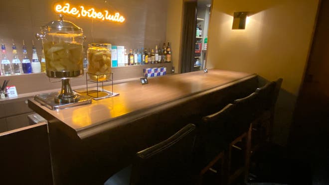 北新地のおしゃれバーでイベント・カラオケスペースとしてご活用ください!の写真1