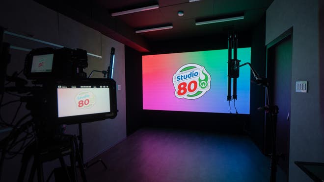 【Studio80 横浜駅徒歩10分】LEDスタジオ+80’アメリカ風 BARスタジオ / MAスタジオの写真1