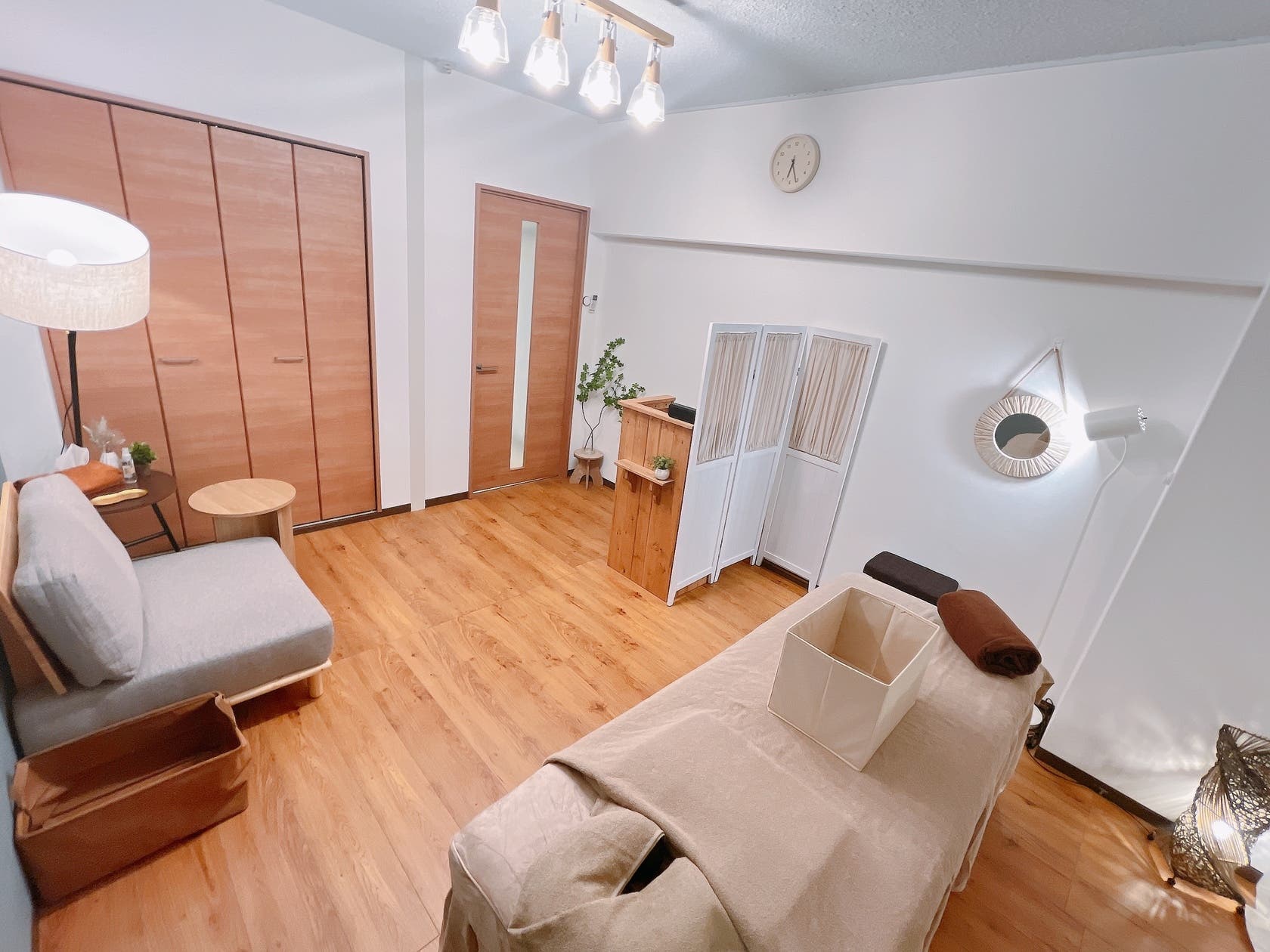 新大阪・西中島南方駅すぐ！ナチュラルでお洒落なレンタルサロン♪の写真2