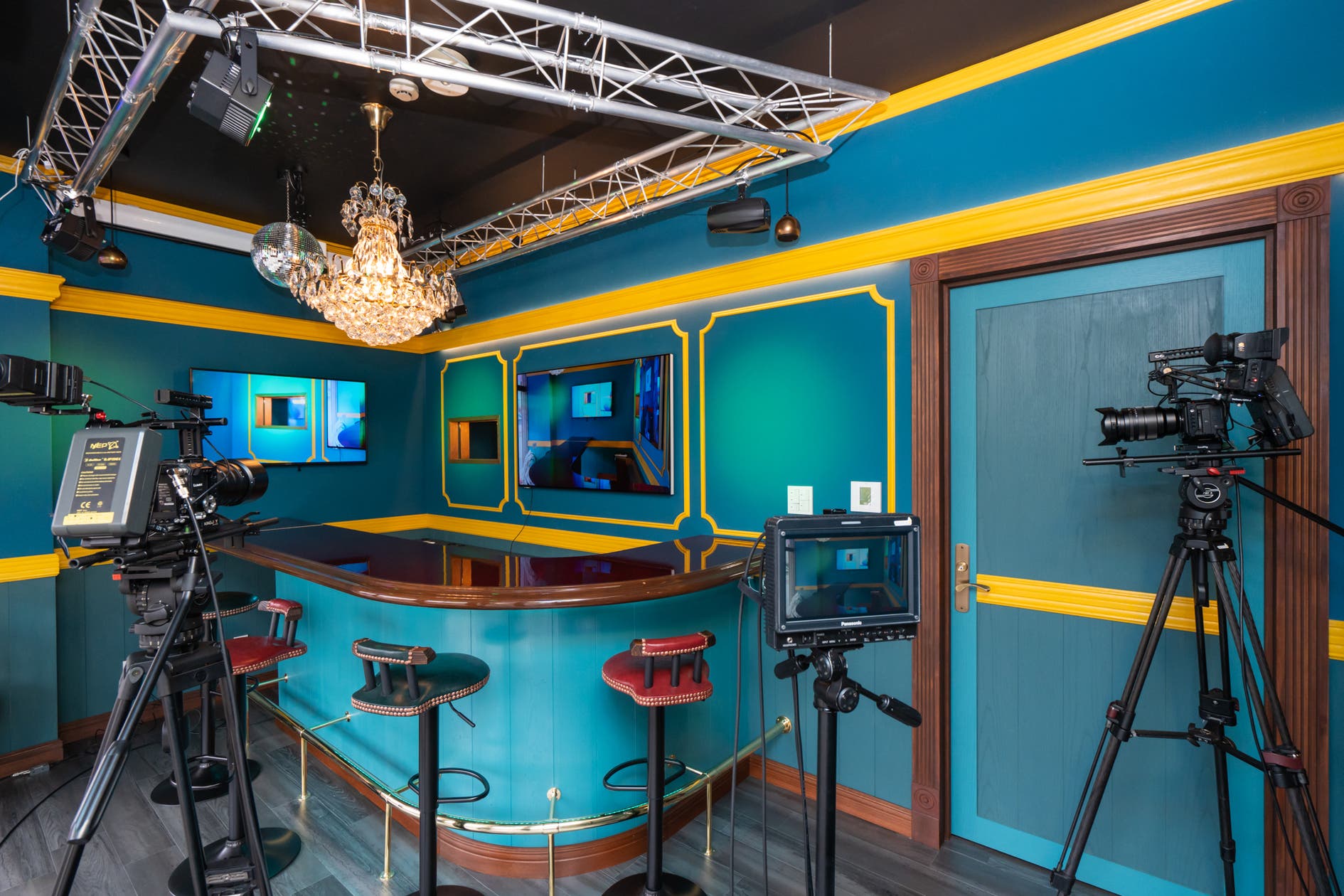 【Studio80 横浜駅徒歩10分】LEDスタジオ＋80’アメリカ風 BARスタジオ / MAスタジオの写真11