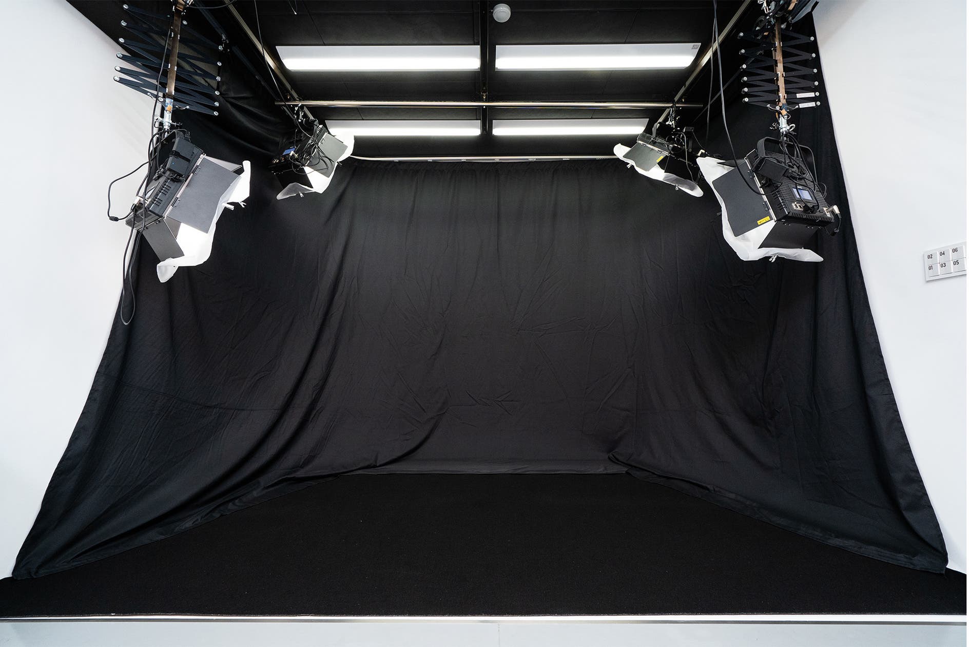 【横浜駅徒歩10分】白ホリゾントの撮影スタジオ＋ブルックリンスタイル　WADAYASTUDIO（ワダヤスタジオ））の写真7