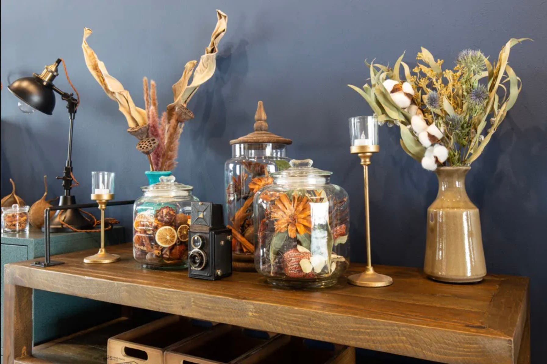 【ビターキャラメル】コンクリートやレンガの素材感を生かした インダストリアルなスタジオの写真12