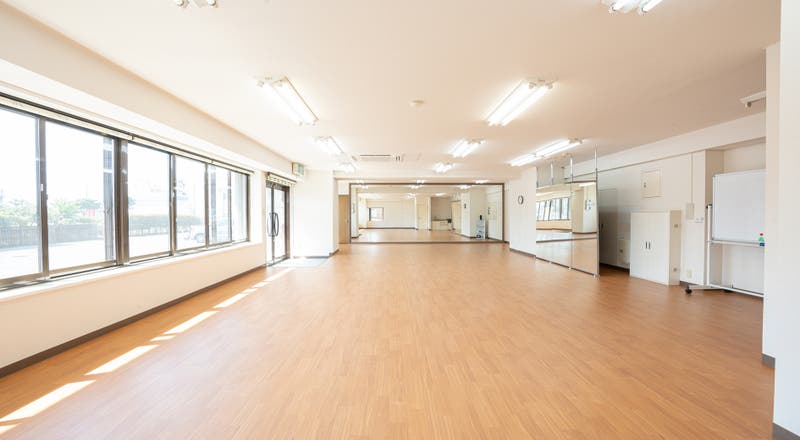 西那須野駅から車で5分のダンススタジオです。鏡面張でダンス練習ができます！