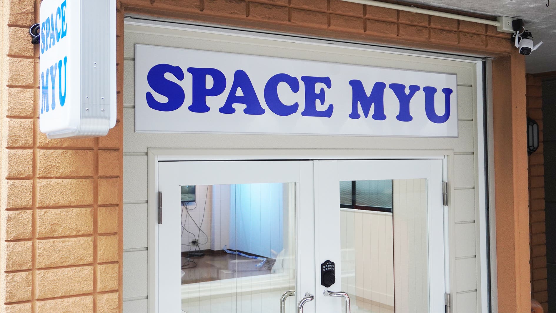 新大阪駅から徒歩3分、1～2人でのダンス、ヨガ、コスプレ、楽器練習、写真・動画撮影にピッタリの写真22