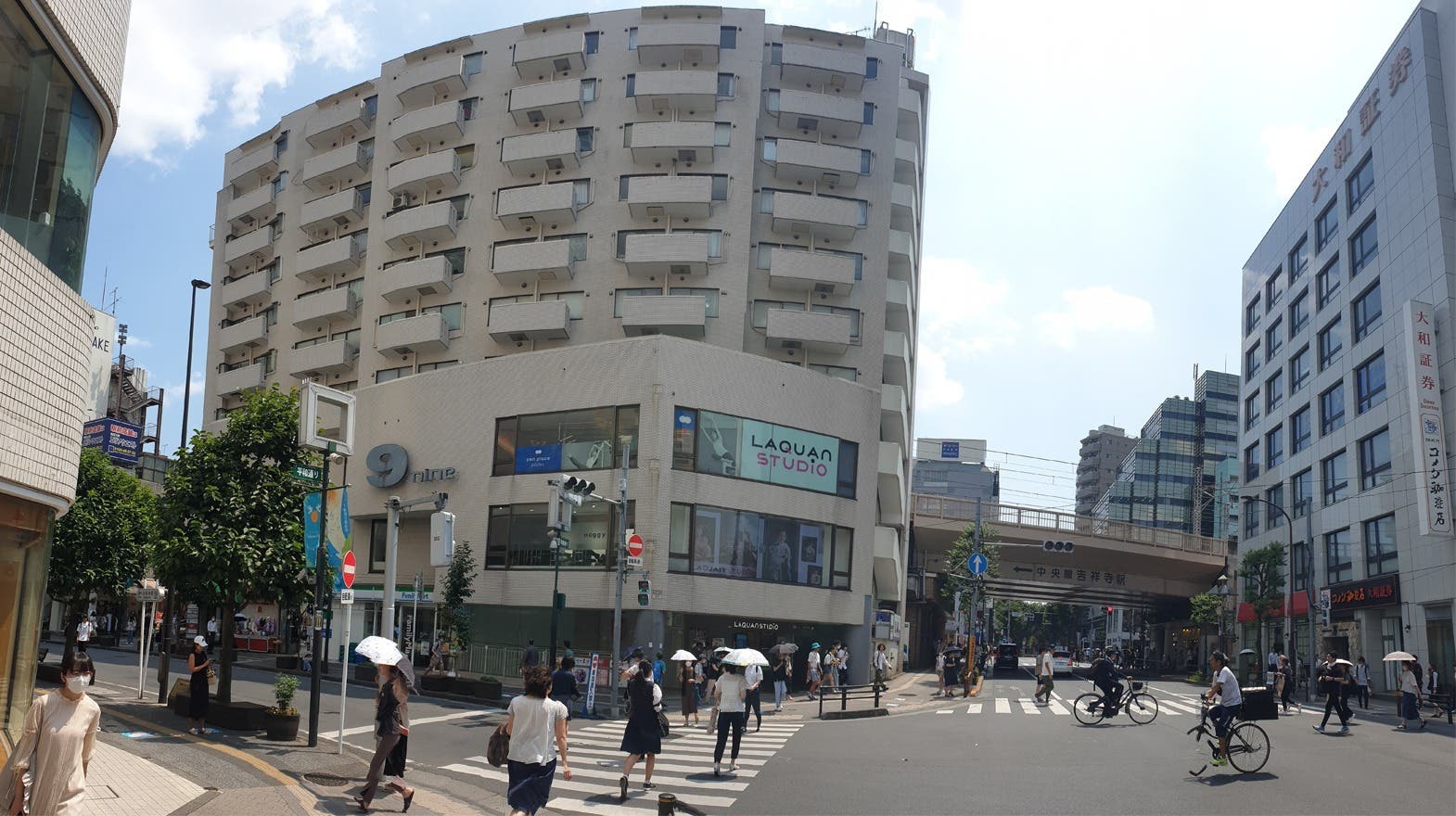 【吉祥寺駅 1分✨パルコ目の前】明るく綺麗😆疲れない椅子/4K 大画面/光有･無線/スッキリした部屋/24時可19の写真6