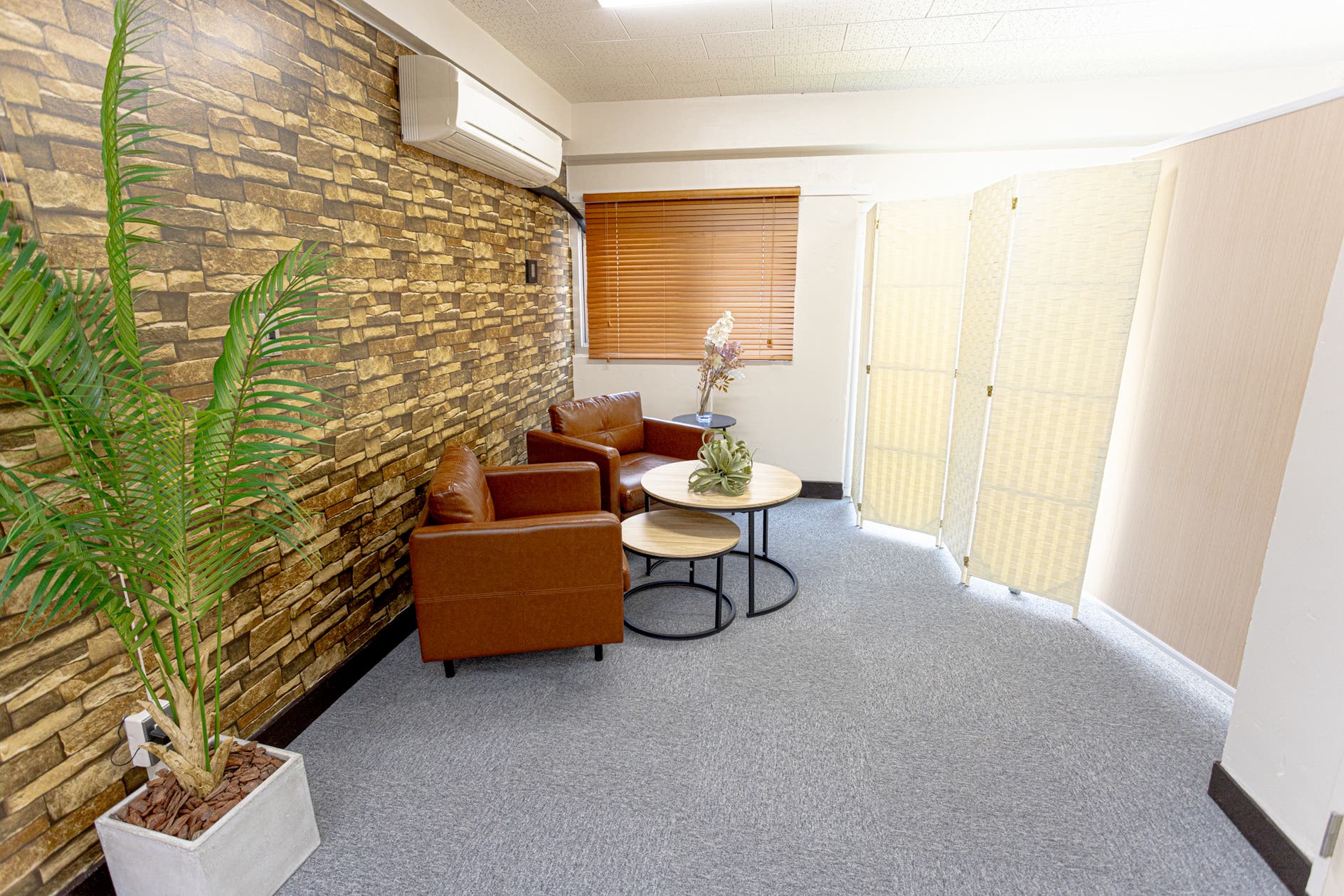 新宿・大久保駅徒歩圏内！30名収容｜広い会議室｜ゴミ捨てオプション有｜勉強会・レッスンに最適｜Wi-Fi｜プロジェクター[14]の写真11