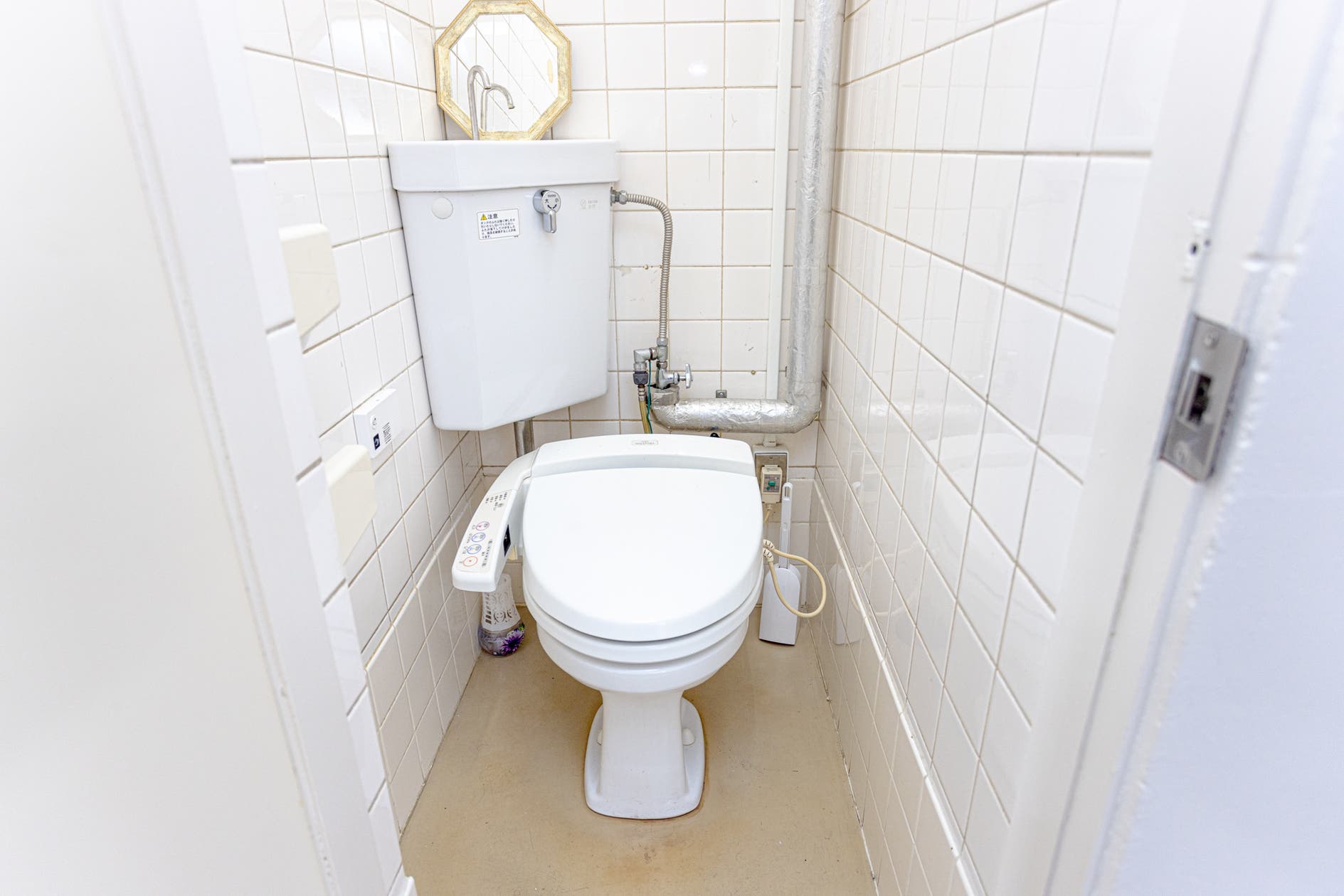 新宿・大久保駅徒歩圏内！30名収容｜広い会議室｜ゴミ捨てオプション有｜勉強会・レッスンに最適｜Wi-Fi｜プロジェクター[14]の写真16