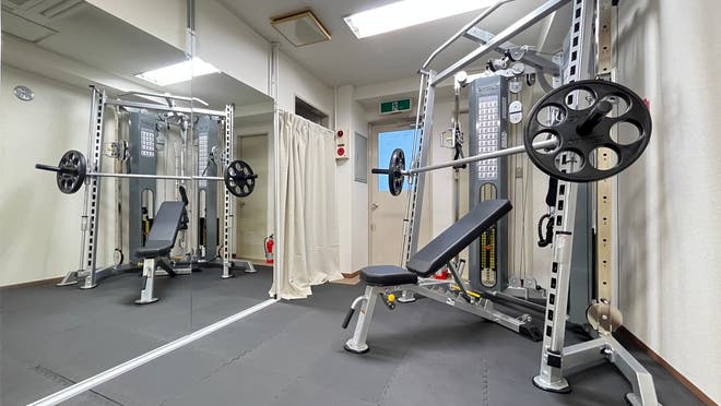 【人形町駅3分】パーソナル向けの器具完備! 【スペース②】スミス+マルチケーブルの部屋 MIYAZAKI GYM人形町店の写真1