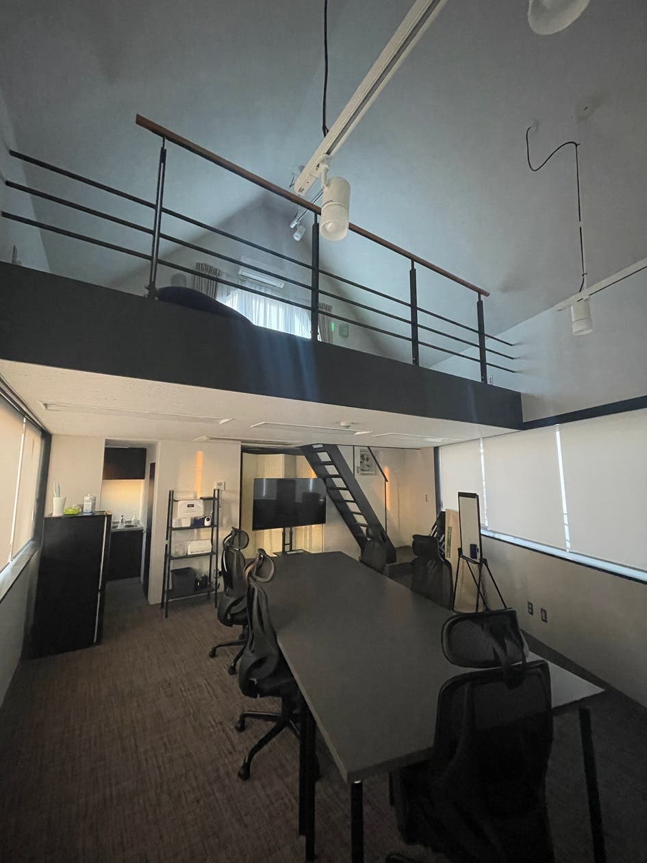 【青砥駅前のプレミアムスペース】55平米、最大16名まで利用可能な広々空間　（ビジネスとパーティでの利用比率はほぼ半々です）の写真8