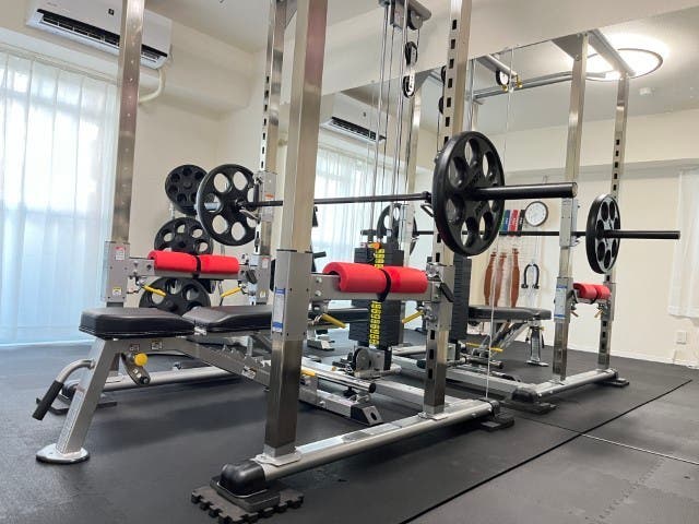 【三軒茶屋駅3分】綺麗な内装と大型鏡のレンタルジム。パーソナルトレーニングに最適　MIYAZAKI GYM三軒茶屋店の写真2