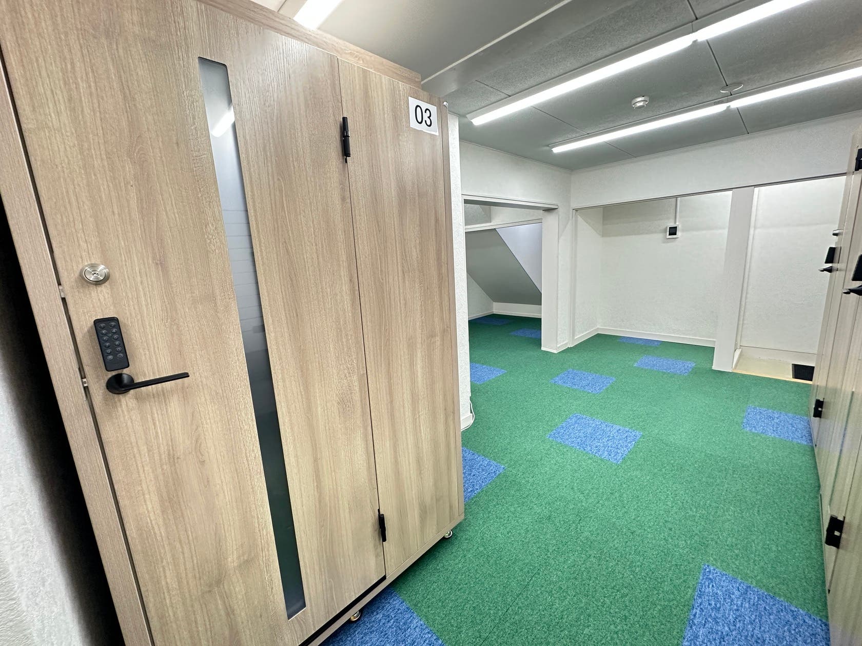 ＜PaO Work 三ノ宮No.2＞完全個室ワークブース💼光Wi-Fi📶✨モニター🖥テレワーク/ZOOM/面接/自習/作業の写真8