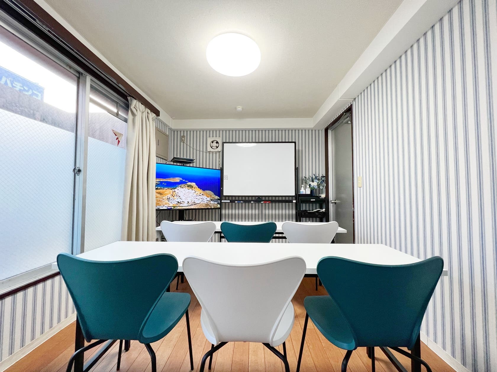 【立川駅3分】★隠れ家会議室★無料WIFI,TVモニター、ホワイトボード、ビジネス、習い事、推し活、ゲームなど多目的で。の写真6