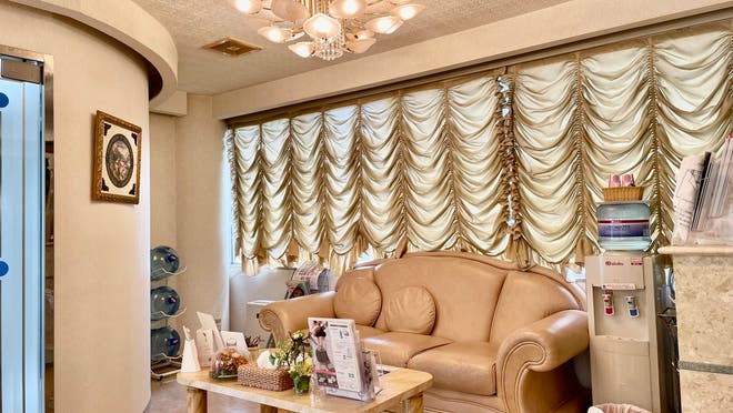 【個室(大)レンタル】~平日20%OFF!~ 谷町九丁目駅徒歩1分✨ヨーロピアン基調の落ち着いた店内で自分らしくワークライフ✨の写真4