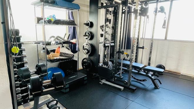 【駅近 西梅田駅/福島駅】【福島駅徒歩3分】広々とした隠れ家ワークアウト スペース!パーソナル、個人利用・合トレの写真1