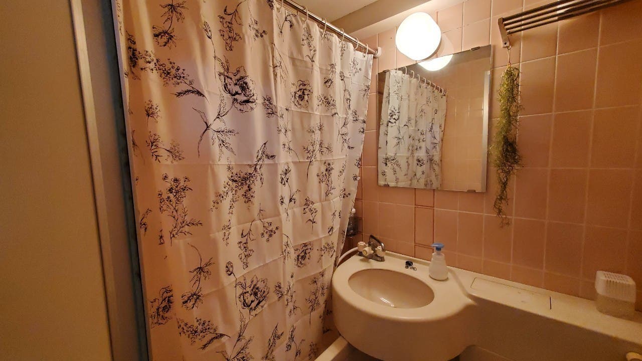 梅田駅・大阪駅から徒歩圏内！電動昇降リクライニング式ベッド・備品充実∣レンタルサロンACE梅田店の写真10