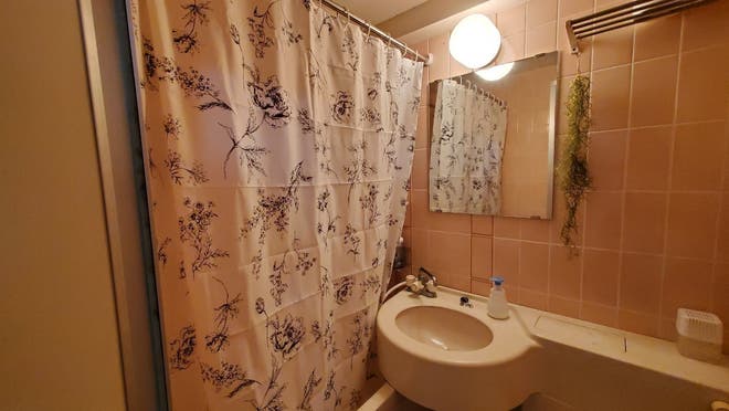 梅田駅・大阪駅から徒歩圏内!電動昇降リクライニング式ベッド・備品充実∣レンタルサロンACE梅田店の写真10