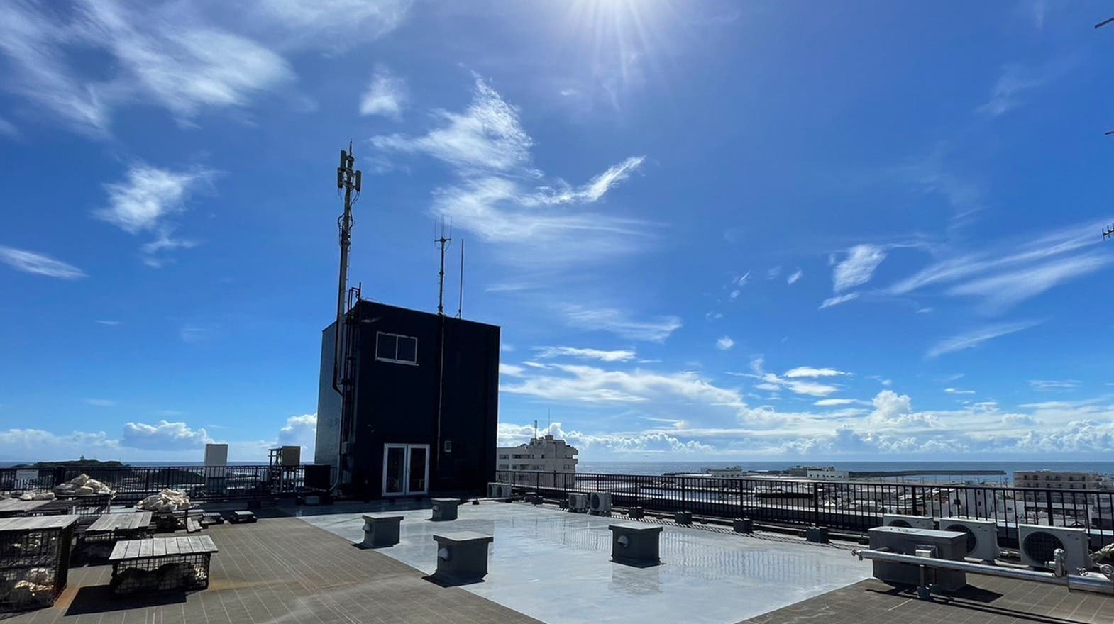 城ヶ島公園まで車で8分🚗広々58㎡✨️メイクルーム💄控え室🛋撮影ブースあり📸【marスタジオ】の写真6