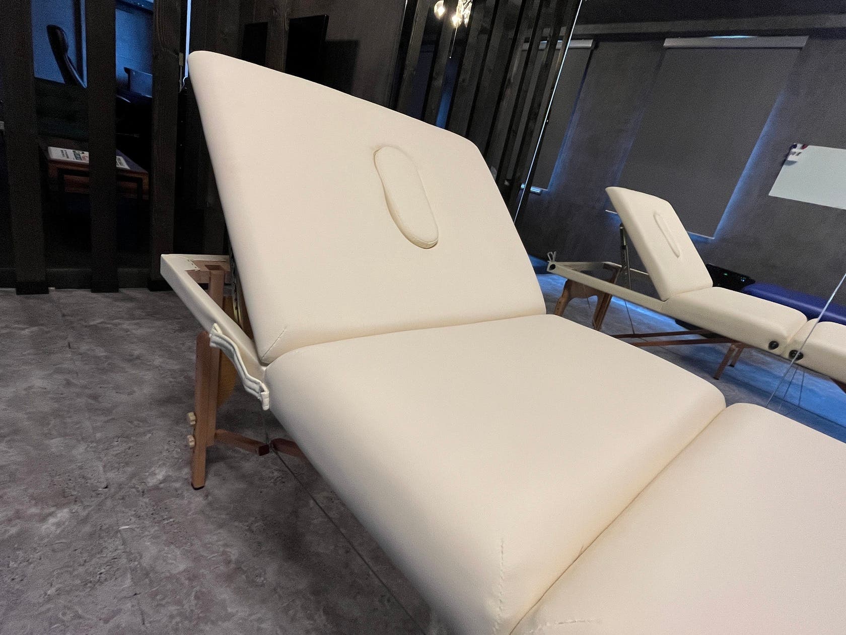 施術ベッド(白)の画像1