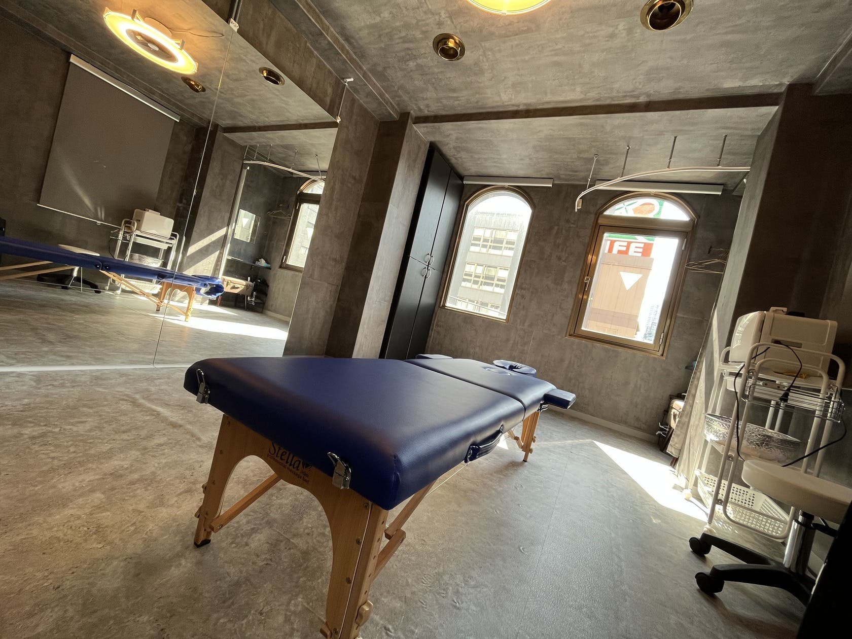 施術ベッド(青)の画像1